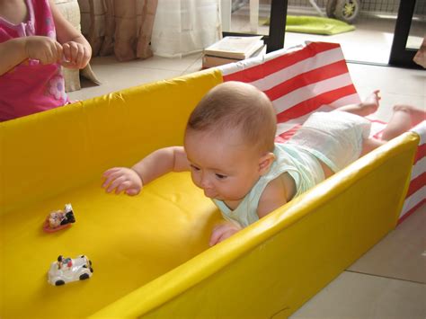 Ensine Seu Filho Exercícios Para Fazer Com Seu Bebê 2 A 5 Meses