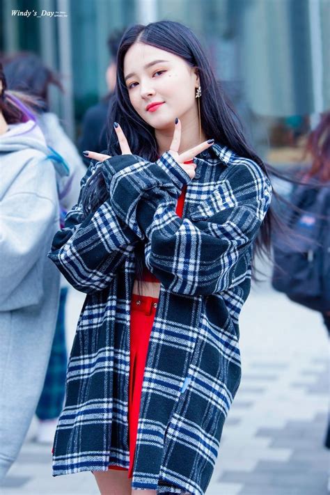 Momoland Nancy Nancymcdonie Leegeuroo 모모랜드 낸시 낸시맥도니 이그루 그루 내니