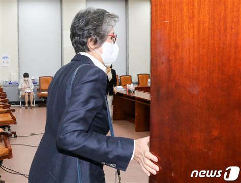 與 윤리위 비 좀 왔으면 사진 잘 나오게 수해 실언 김성원 징계 논의