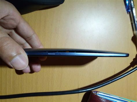 Google Nexus Owners Reporting Issues With The Back Cover Coming Away From Device