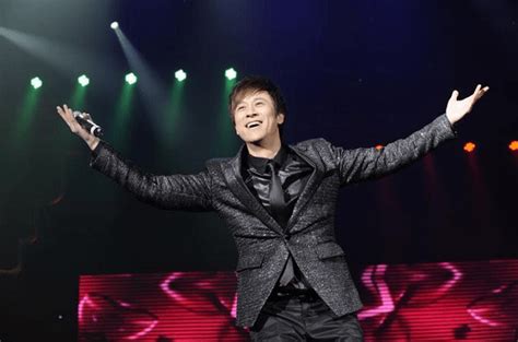 被那英暗恋提携过章子怡连上14次春晚的他当红时为何消失 解晓东 音乐 谷建芬