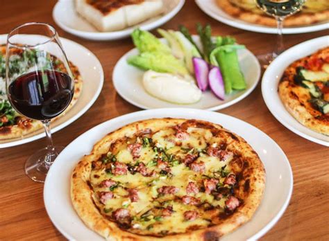 Republica Restaurant Bar St Kilda Restaurants Bars Melbourne Late Night