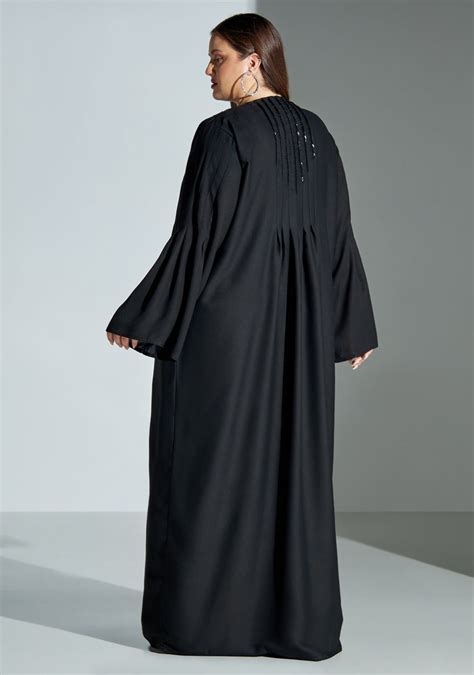 تسوقوا عباية مقاس كبير مزيّنة بالترتر بأكمام واسعة مع حجاب من ماليكة