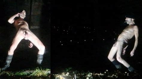 Guy Posing Nude In Public Park Slartibart
