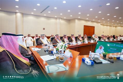 جريدة الرياض ‎وزير النقل يتفقد مطار حائل الدولي ويلتقي منسوبي الغرفة