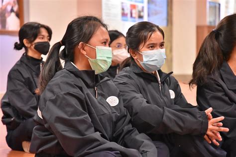 寒假學習不停擺 慈科大長照科菲籍生體驗新年