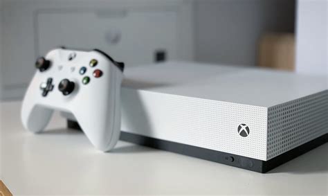 Microsoft прекратила выпуск консолей Xbox One