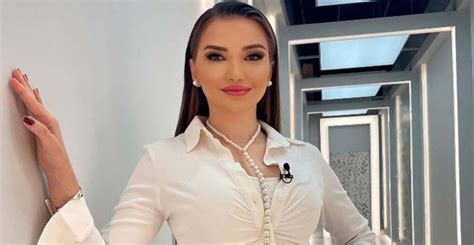 Esra Ezmeci Ye Yle Bir If A Geldi Ki Duyanlar Ok Oldu Sevgilisinin Cinsel Organ K Lm T R