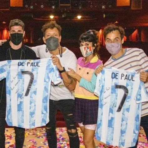 Rodrigo De Paul Fue A Ver La Obra De Nico Vázquez Y El Público Lo