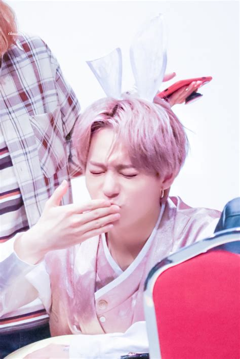 여환웅 뽀뽀날리기 봇 Kissinghw Twitter