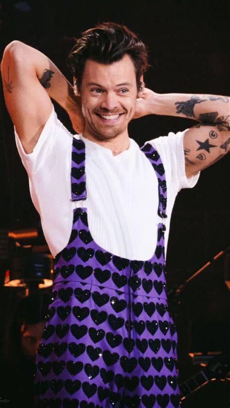 Pin By Donya On Harry Styles Harry Styles Cute Harry Styles Harry