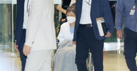 박근혜 지병으로 성모병원 입원 올해 2번째