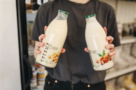 Soy Milk Vs Almond Milk Which Is Healthier Oats Overnight