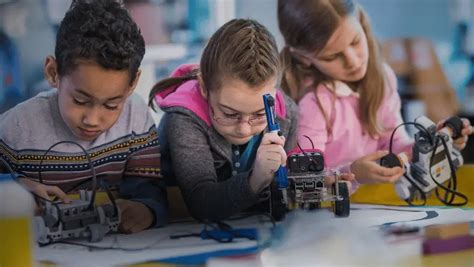 How Coding And Robotics Are Transforming Classrooms In Uae