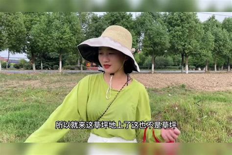 别看我不高、长滴不好看、但是我有个会拍照的大哥、他会拍，我会摆、就这样合作很愉快大哥合作
