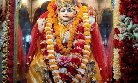 शीतला माता मंदिर पालमपुर में दुर्गा माता मूर्ति पूजन एवं विसर्जन का