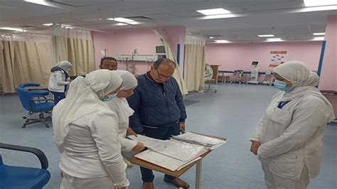 جزاءات لعاملين وكيل وزارة الصحة يجري جولة مفاجئة لمستشفى القناطر