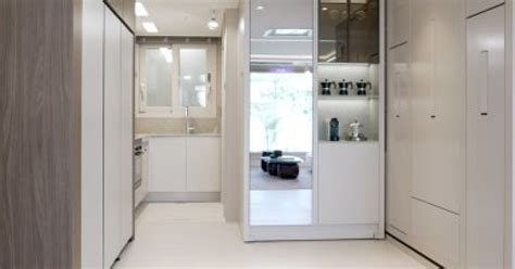 벽체가 테이블·의자로 공간 활용 극대화