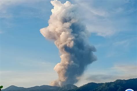 Gunung Dukono Di Maluku Meletus Lontarkan Abu Setinggi 4 000 Meter