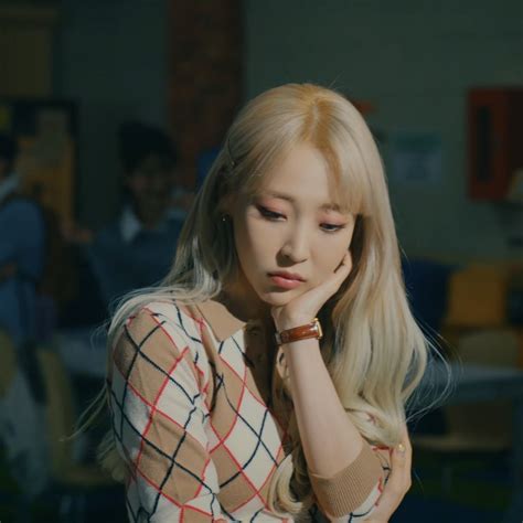 Moonbyul 문별 Mamamoo ‘cheese In The Trap Mv Icon Cheese In The Trap