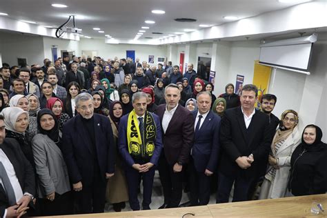Sakarya Büyükşehir Belediye Başkan Adayı Yusuf Alemdara Akyazıda Çiçeklerle Karşılandı Akyazı
