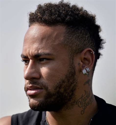 Pin de Cássia Tostes em Neymar Jr Neymar Brincos