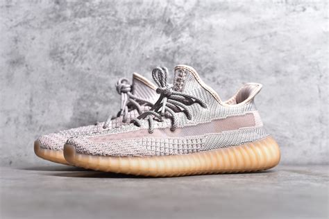 阿迪达斯 Adidas Yeezy 350V2 Boost Synth 椰子粉天使亚洲限定二代低帮运动鞋 哔哩哔哩