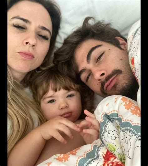 Foto Clara Maria filha de Rafael Vitti e Tatá Werneck tem 2 anos
