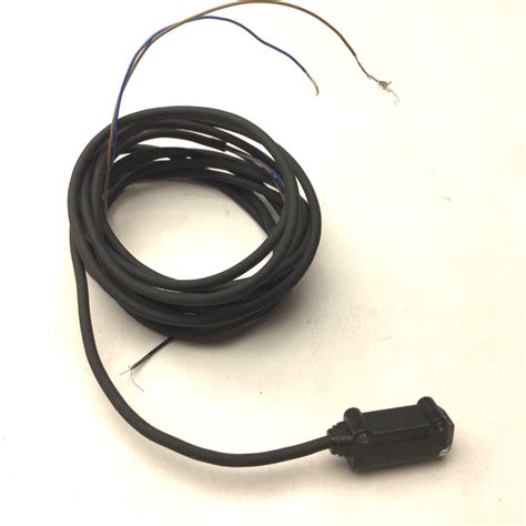 Omron E3t Sr12 Retroreflective Photoelectric Sensor Range 10 200mm