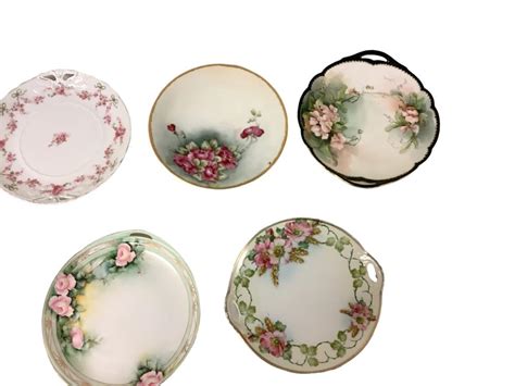 Lot Floral Design Plates
