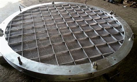 Column And Internals Also Manufacture Splitter Internals And Candles