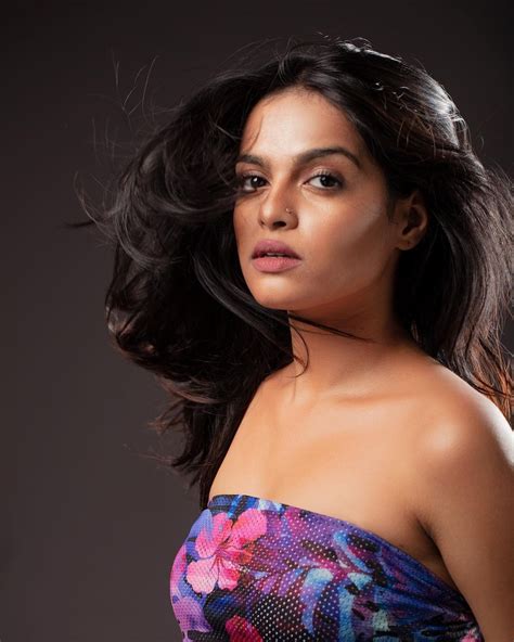 South Actress Gopika Ramesh Stylish Makeover In Colourful Saree Made