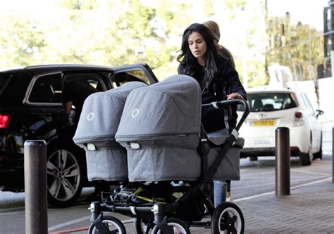 מיכל הקטנה חזרה לבמה שישה ימים אחרי לידת תאומים Tmi