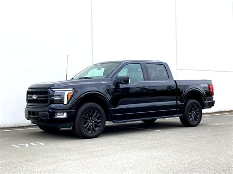 2024﻿ ﻿ford﻿ ﻿f 150﻿ ﻿lariat Black Appearance Package﻿ Luminous Luxury