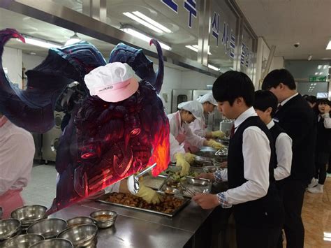 급식아주머니 오른 OP GG