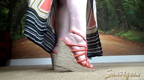 Bbw Samantha 38g Whoes Off Her Feet In Big Wedge Shoes 15 Photos