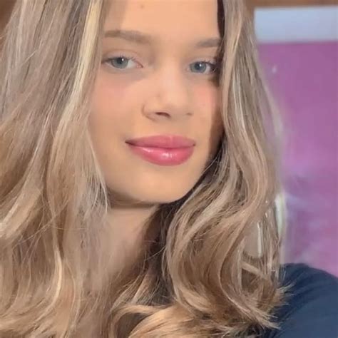 Kariny Ester Kariny Ester On Threads