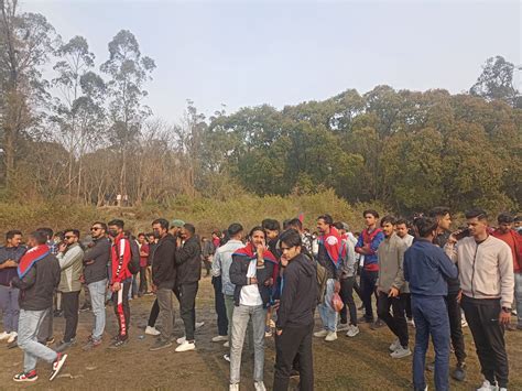 नेपाल भर्सेस युएईः त्रिवि मैदानमा बिहानैदेखि समर्थकको भिड Dcnepal