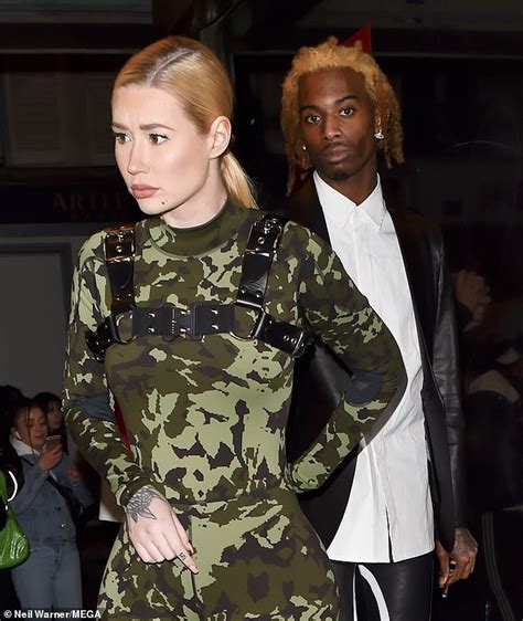 Iggy Azalea Flaunts Her Impossibly Tiny Waist After Giving Birth