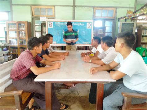 တိုက်ကြီးမြို့နယ် လူထုအခြေပြုဗဟိုဌာန Community Centre ခန်းမ၌ Book Club၊ Youth Club တို့ဖြင့်