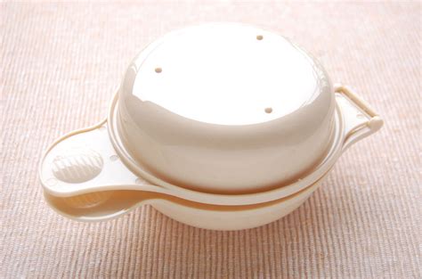 【3coins】40秒でぷっくり♡電子レンジでまんまる目玉焼きが作れちゃう「目玉焼きクッカー」使ってみた！ 『あたらしい日日』 こんな時代