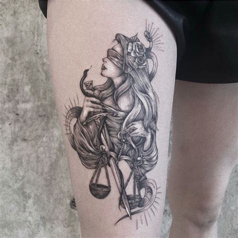 Pov Tattoo 정의의 여신 디케 니케 블랙앤그레이 허벅지 타투 타투 타투 아티스트 팔 타투