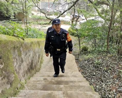 不畏艰苦驻山区 排忧解难贴心人云南长安网