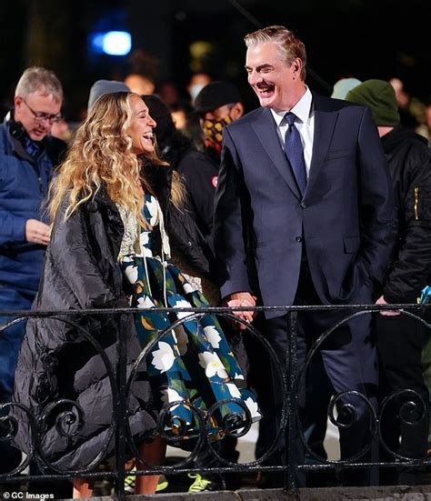 Sarah Jessica Parker Kisses Chris Noth On And Just Like That Set As