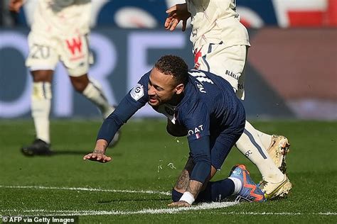 Neymar S Season Ending Injury Is An AMAZING Stroke Of Luck For PSG World Cup Winner Insists