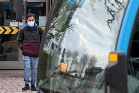 Bilan De La Covid 19 Au Québec Les Hospitalisations Repartent En