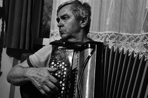 Premium Photo Man Playing Accordion