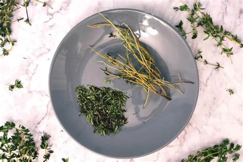 How To Dry Thyme In The Microwave Quick And Easy Dinners Done Quick