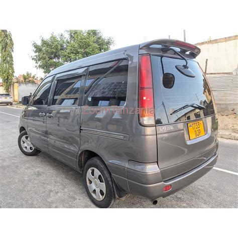Toyota Noah Sr40 In Tanzania