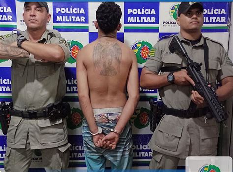Durante Carnaval filho agride mãe irmã desacata policiais e acaba
